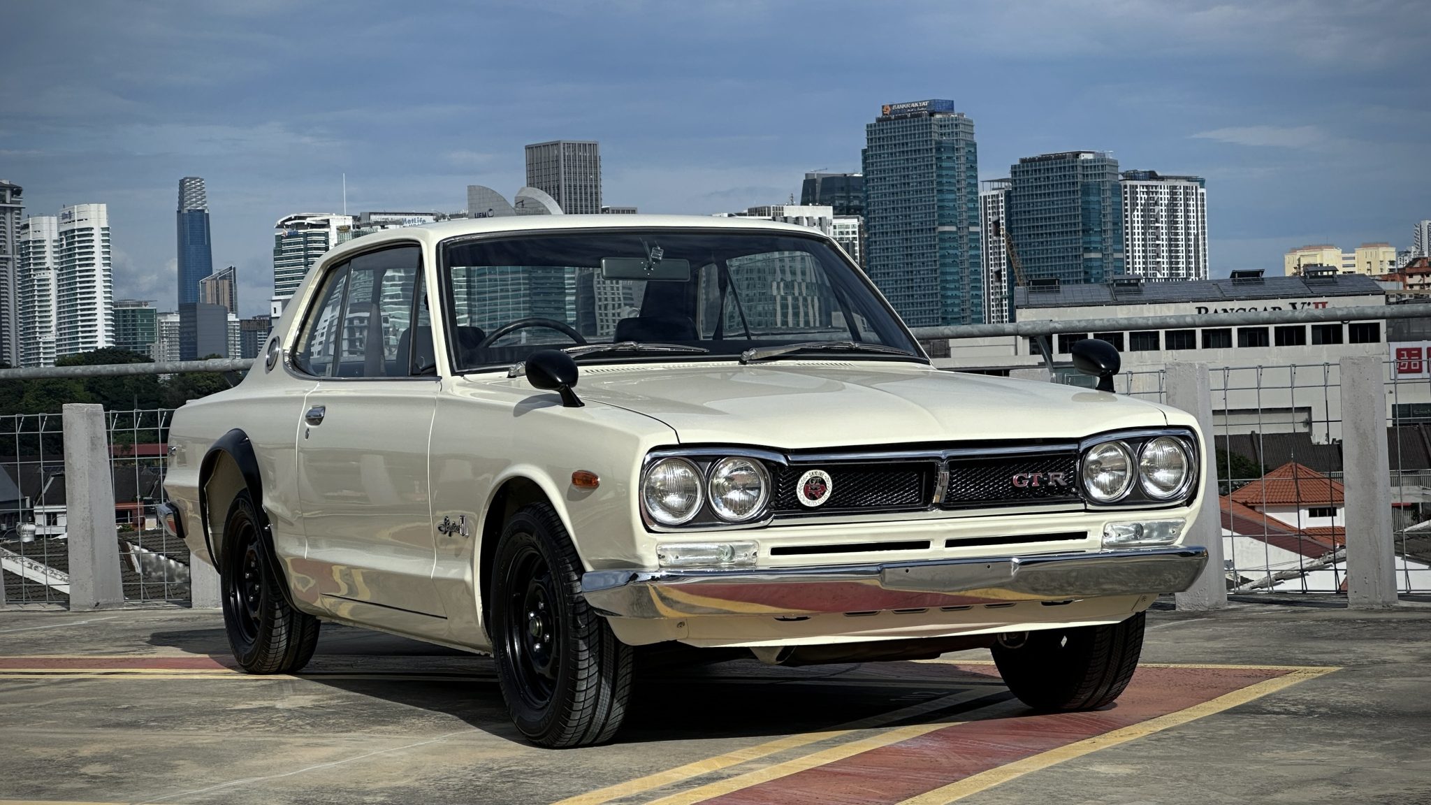 1973 "Hakosuka" Nissan Skyline GT-R - Bespoke Motoring