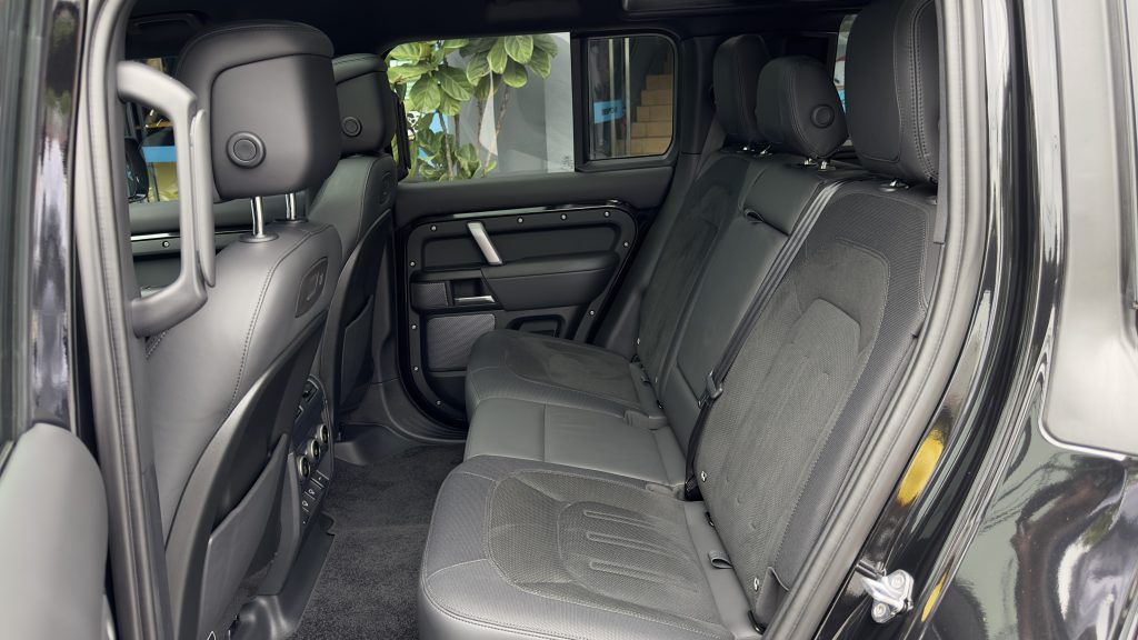 2022 Land Rover Defender 007 V8 Bond Edition - Bespoke Motoring